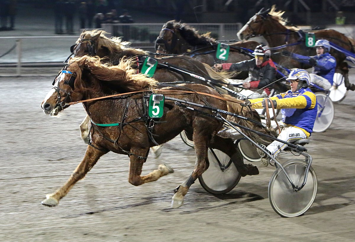 Kihisee vastasi pelisuosikille maaliin asti