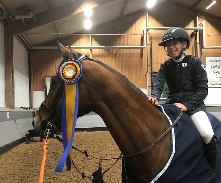 Jone Illi ja muut lapsiratsastajat loistivat Ruotsissa